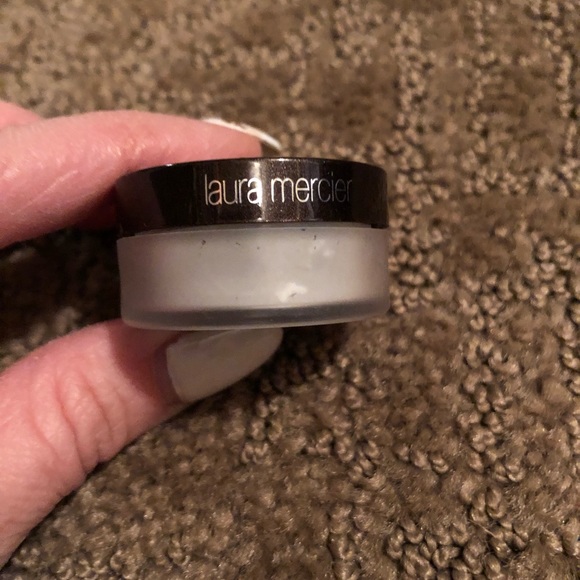 laura mercier | Makeup | Laura Mercier Powder Mini | Poshmark